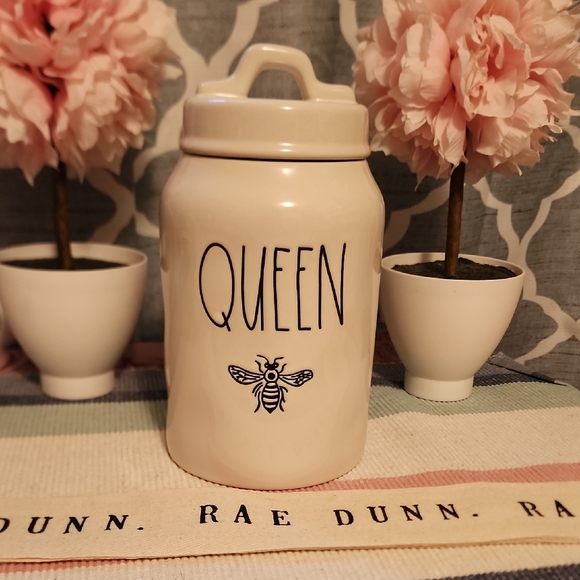 Rae Dunn | Kitchen | Rae Dunn Queen Bee Ceramic Cannister | Poshmark